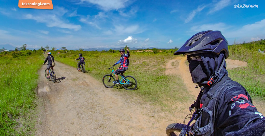 Alat Perlengkapan Bersepeda yang Wajib Dibawa Goweser Pemula - Teksnologi